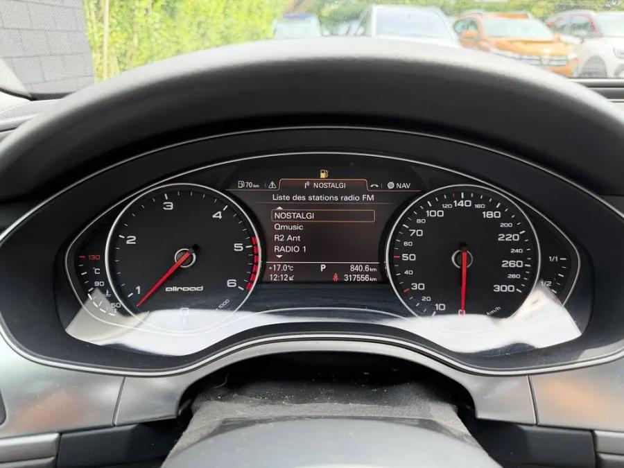 Green Audi Allroad 2012 in Riga, with an engine capacity of 3.00 L and mileage of 0 thousand km for 10995 €, photo 8 on AUTOMOTO.COM.LV