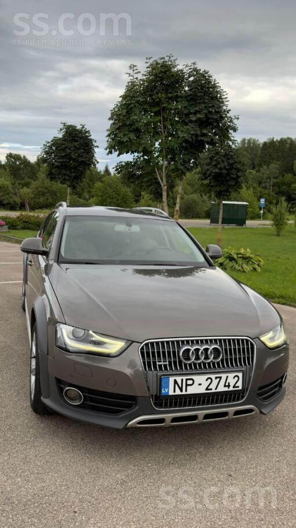 Zaļš Audi Allroad 2013 Rēzekne, ar dzinēja tilpumu 2.00 L un nobraukumu 350 tūkst. km par 8999 €, foto 4 vietnē AUTOMOTO.COM.LV
