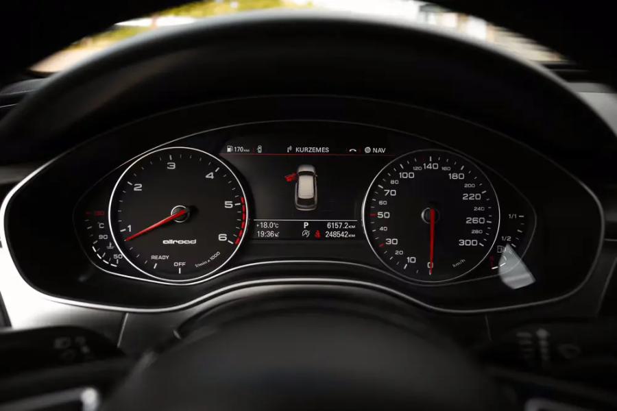 Zaļš Audi Allroad 2017 Jelgava, ar dzinēja tilpumu 3.00 L un nobraukumu 249 tūkst. km par 17700 €, foto 16 vietnē AUTOMOTO.COM.LV