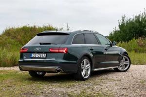 Green Audi Allroad 2017 in Riga, with an engine capacity of 3.00 L and mileage of 239 thousand km for 17995 €, photo 5 on AUTOMOTO.COM.LV
