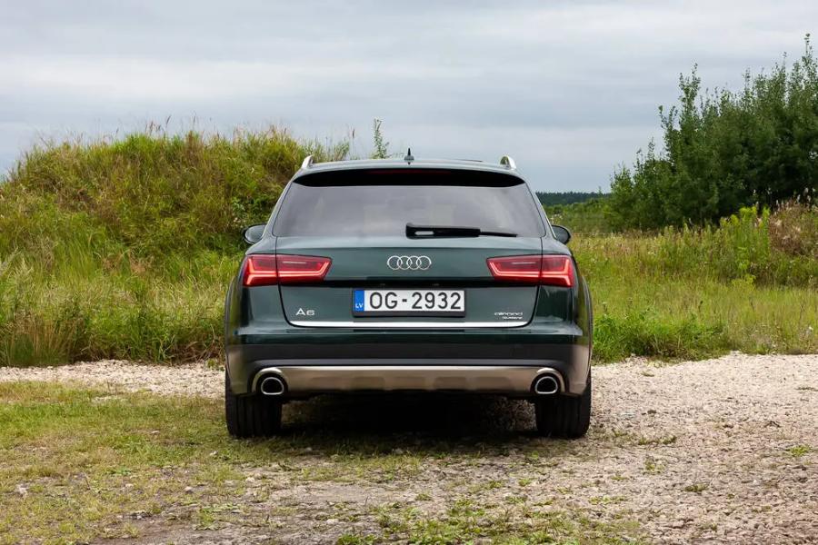 Green Audi Allroad 2017 in Riga, with an engine capacity of 3.00 L and mileage of 239 thousand km for 17995 €, photo 7 on AUTOMOTO.COM.LV