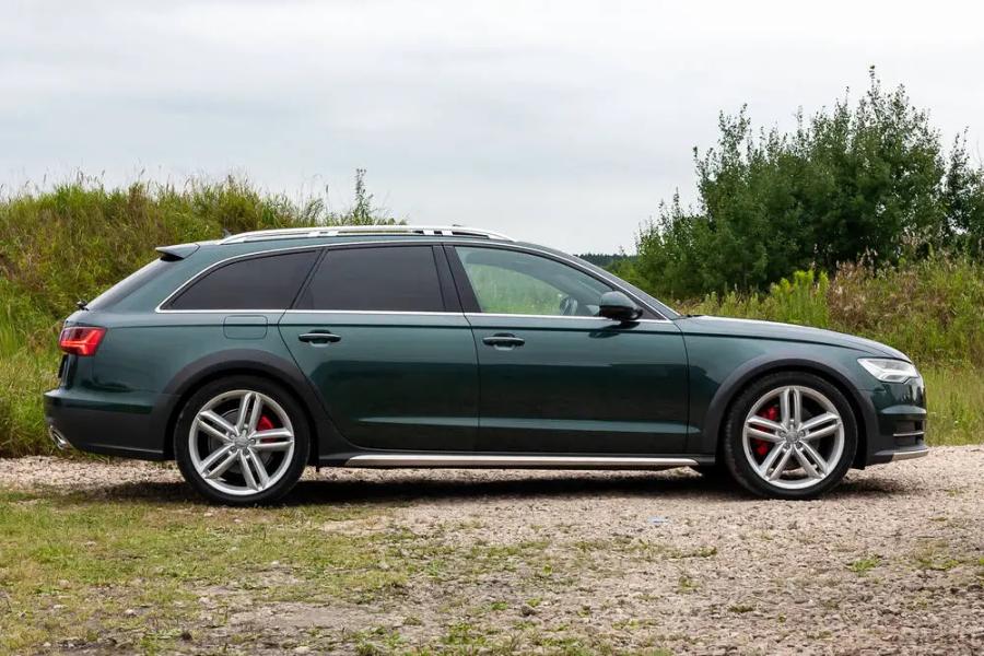 Green Audi Allroad 2017 in Riga, with an engine capacity of 3.00 L and mileage of 239 thousand km for 17995 €, photo 9 on AUTOMOTO.COM.LV