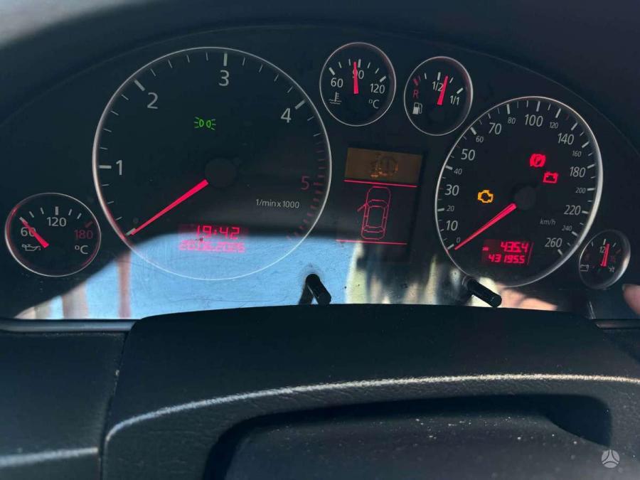 Pelēks Audi Allroad 2003 Trakai, ar dzinēja tilpumu 2.50 L un nobraukumu 432 tūkst. km par 2100 €, foto 6 vietnē AUTOMOTO.COM.LV