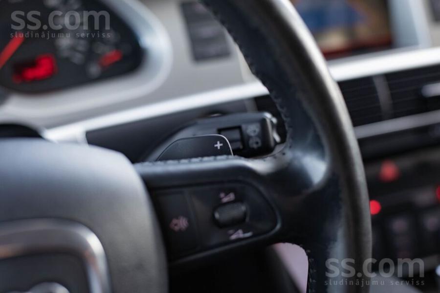 Pelēks Audi Allroad 2007 Rīga, ar dzinēja tilpumu 3.00 L un nobraukumu 343 tūkst. km par 5290 €, foto 19 vietnē AUTOMOTO.COM.LV