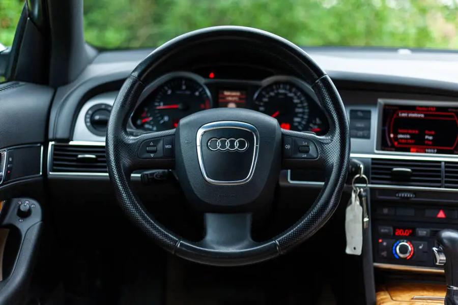 Grey Audi Allroad 2007 in Riga, with an engine capacity of 2.70 L and mileage of 387 thousand km for 5495 €, photo 25 on AUTOMOTO.COM.LV