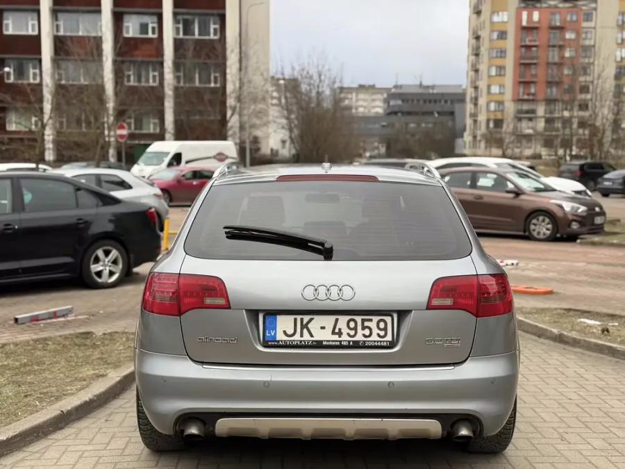 Pelēks Audi Allroad 2008 Rīga, ar dzinēja tilpumu 3.00 L un nobraukumu 392 tūkst. km par 4290 €, foto 4 vietnē AUTOMOTO.COM.LV