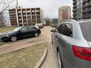 Pelēks Audi Allroad 2008 Rīga, ar dzinēja tilpumu 3.00 L un nobraukumu 392 tūkst. km par 4290 €, foto 8 vietnē AUTOMOTO.COM.LV