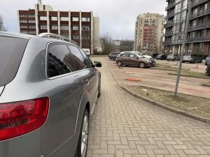 Pelēks Audi Allroad 2008 Rīga, ar dzinēja tilpumu 3.00 L un nobraukumu 392 tūkst. km par 4290 €, foto 11 vietnē AUTOMOTO.COM.LV