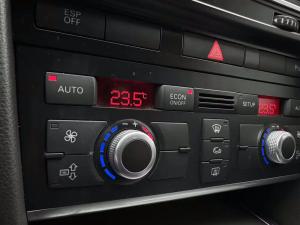 Pelēks Audi Allroad 2008 Rīga, ar dzinēja tilpumu 3.00 L un nobraukumu 392 tūkst. km par 4290 €, foto 23 vietnē AUTOMOTO.COM.LV
