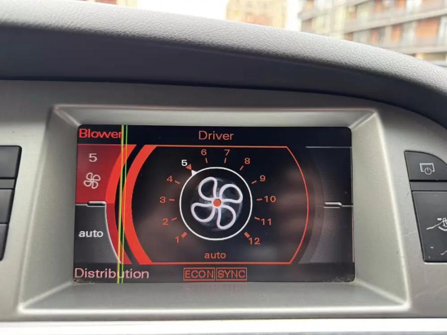 Pelēks Audi Allroad 2008 Rīga, ar dzinēja tilpumu 3.00 L un nobraukumu 392 tūkst. km par 4290 €, foto 27 vietnē AUTOMOTO.COM.LV