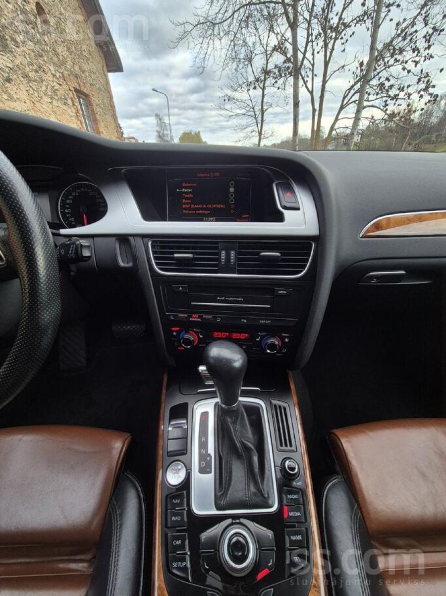 Grey Audi Allroad 2009 in Bauska, with an engine capacity of 3.00 L and mileage of 357 thousand km for 7700 €, photo 13 on AUTOMOTO.COM.LV