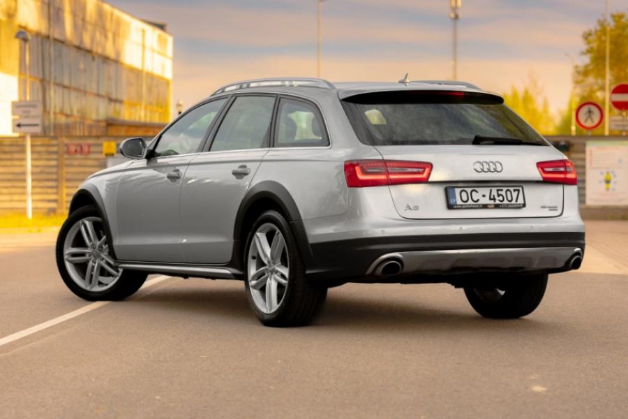 Pelēks Audi Allroad 2012 Rīga, ar dzinēja tilpumu 3.00 L un nobraukumu 245 tūkst. km par 13500 €, foto 5 vietnē AUTOMOTO.COM.LV