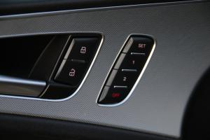 Grey Audi Allroad 2014 in Riga, with an engine capacity of 3.00 L and mileage of 298 thousand km for 12990 €, photo 6 on AUTOMOTO.COM.LV