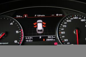 Grey Audi Allroad 2014 in Riga, with an engine capacity of 3.00 L and mileage of 298 thousand km for 12990 €, photo 15 on AUTOMOTO.COM.LV