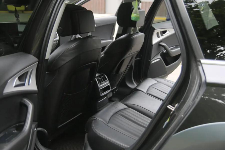 Grey Audi Allroad 2014 in Riga, with an engine capacity of 3.00 L and mileage of 299 thousand km for 10990 €, photo 7 on AUTOMOTO.COM.LV