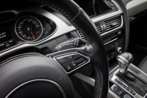 Grey Audi Allroad 2015 in Riga, with an engine capacity of 2.00 L and mileage of 239 thousand km for 14900 €, photo 6 on AUTOMOTO.COM.LV