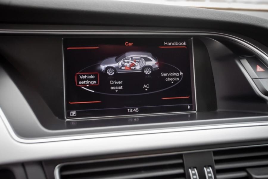 Grey Audi Allroad 2015 in Riga, with an engine capacity of 2.00 L and mileage of 239 thousand km for 14900 €, photo 14 on AUTOMOTO.COM.LV