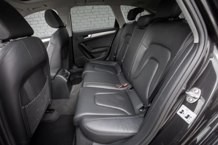 Grey Audi Allroad 2015 in Riga, with an engine capacity of 2.00 L and mileage of 239 thousand km for 14900 €, photo 26 on AUTOMOTO.COM.LV
