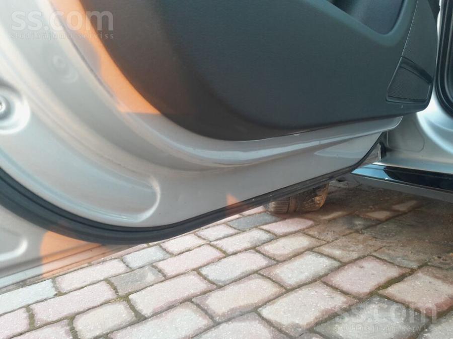 Audi Allroad 2011 in Ventspils, with an engine capacity of 3.00 L and mileage of 308 thousand km for 10750 €, photo 10 on AUTOMOTO.COM.LV