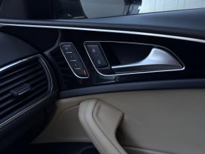 Audi Allroad 2013 in Riga, with an engine capacity of 3.00 L and mileage of 216 thousand km for 13500 €, photo 22 on AUTOMOTO.COM.LV