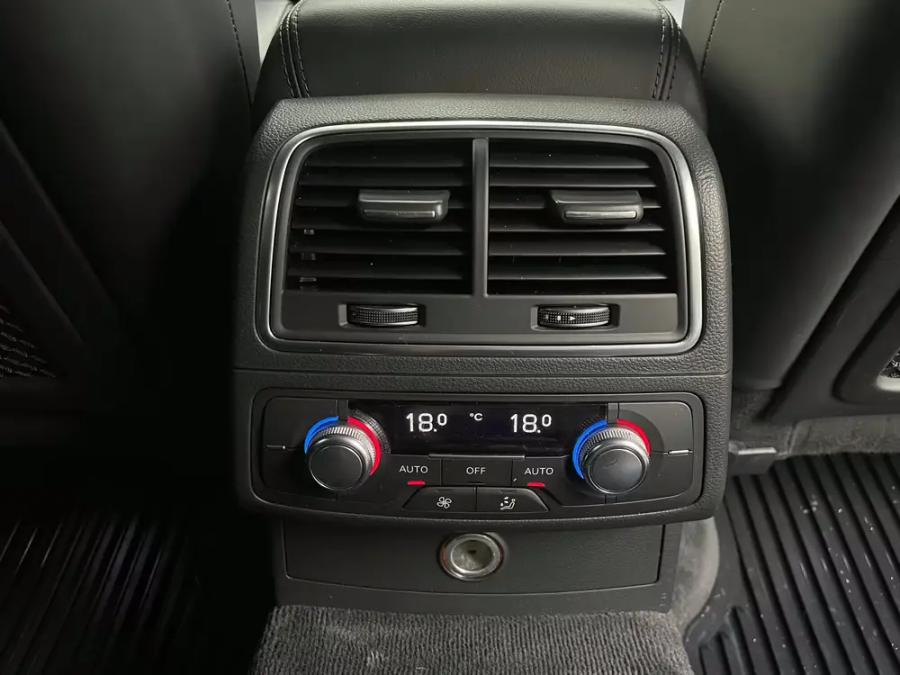 White Audi Allroad 2016 in Riga, with an engine capacity of 3.00 L and mileage of 235 thousand km for 10000 €, photo 13 on AUTOMOTO.COM.LV