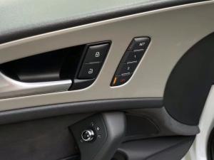 White Audi Allroad 2016 in Riga, with an engine capacity of 3.00 L and mileage of 235 thousand km for 10000 €, photo 16 on AUTOMOTO.COM.LV