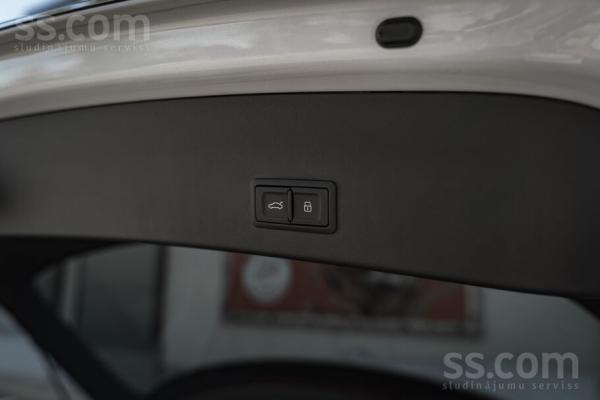 White Audi Allroad 2016 in Riga, with an engine capacity of 3.00 L and mileage of 216 thousand km for 16990 €, photo 9 on AUTOMOTO.COM.LV