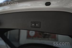 White Audi Allroad 2016 in Riga, with an engine capacity of 3.00 L and mileage of 216 thousand km for 16990 €, photo 10 on AUTOMOTO.COM.LV