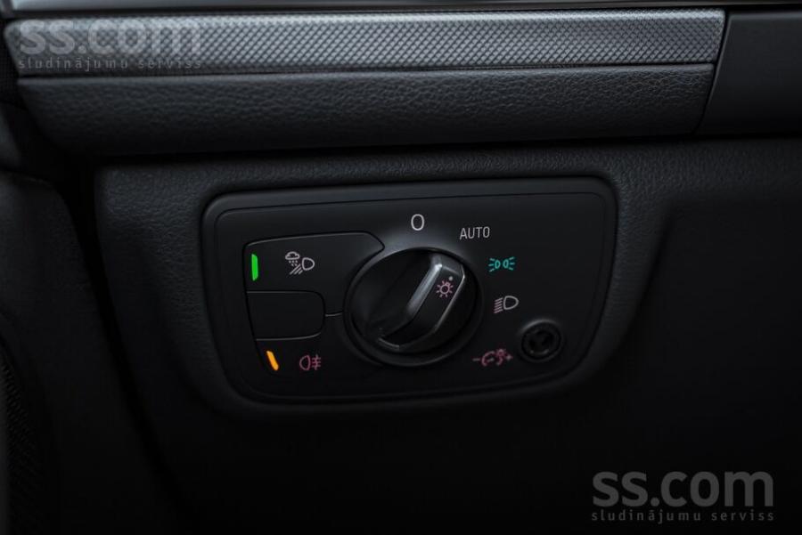 White Audi Allroad 2016 in Riga, with an engine capacity of 3.00 L and mileage of 216 thousand km for 16990 €, photo 29 on AUTOMOTO.COM.LV