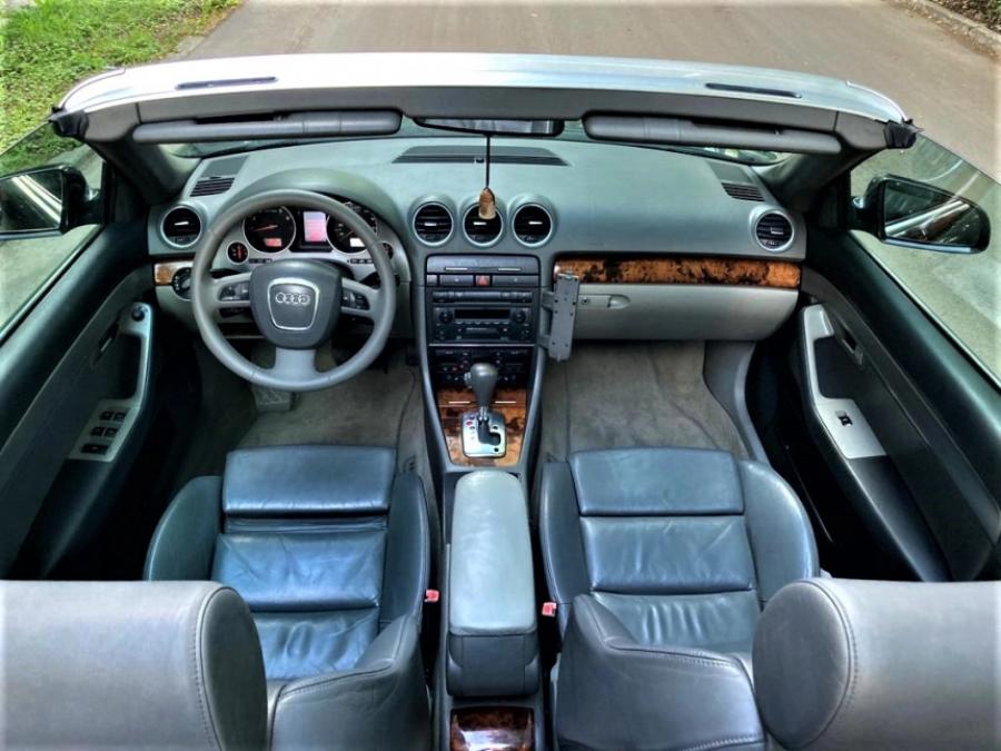 Black Audi Cabriolet 2002 in Riga, with an engine capacity of 2.40 L and mileage of 91 thousand km for 5490 €, photo 18 on AUTOMOTO.COM.LV