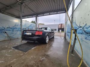 Black Audi Cabriolet 2002 in Prienai, with an engine capacity of 2.50 L and mileage of 418 thousand km for 2000 €, photo 4 on AUTOMOTO.COM.LV