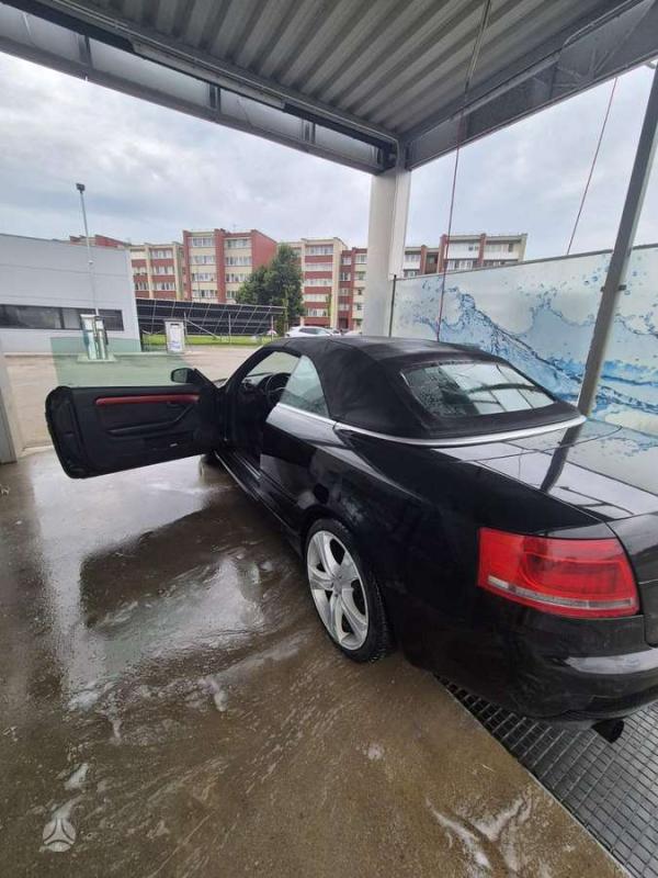 Black Audi Cabriolet 2002 in Prienai, with an engine capacity of 2.50 L and mileage of 418 thousand km for 2000 €, photo 9 on AUTOMOTO.COM.LV