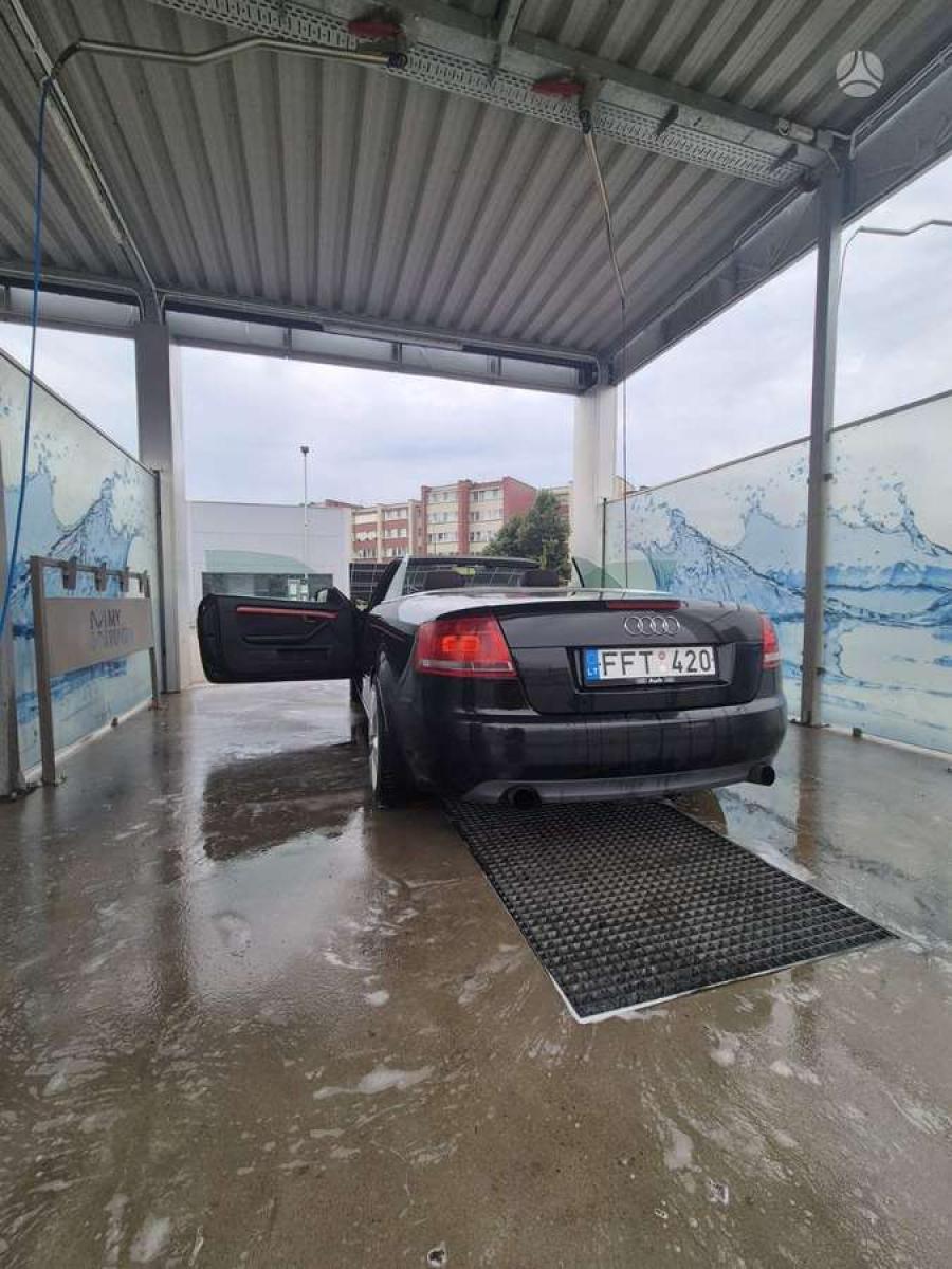 Black Audi Cabriolet 2002 in Prienai, with an engine capacity of 2.50 L and mileage of 418 thousand km for 2000 €, photo 12 on AUTOMOTO.COM.LV