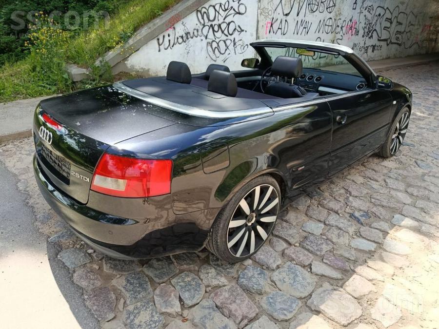 Melns Audi Cabriolet 2004 Jēkabpils, ar dzinēja tilpumu 2.50 L un nobraukumu 306 tūkst. km par 3750 €, foto 7 vietnē AUTOMOTO.COM.LV