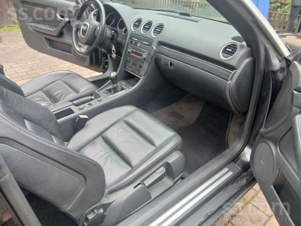 Black Audi Cabriolet 2004 in Ogre, with an engine capacity of 2.50 L and mileage of 253 thousand km for 3200 €, photo 7 on AUTOMOTO.COM.LV