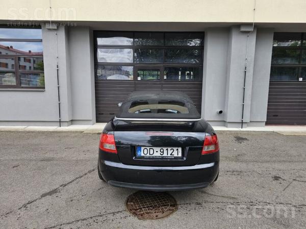Melns Audi Cabriolet 2005 Jelgava, ar dzinēja tilpumu 2.50 L un nobraukumu 322 tūkst. km par 3495 €, foto 7 vietnē AUTOMOTO.COM.LV