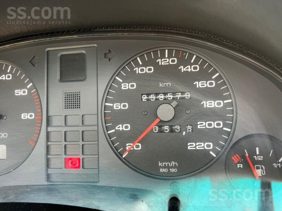 Zils Audi Cabriolet 1996 Kuldīga, ar dzinēja tilpumu 1.90 L un nobraukumu 260 tūkst. km par 6590 €, foto 18 vietnē AUTOMOTO.COM.LV