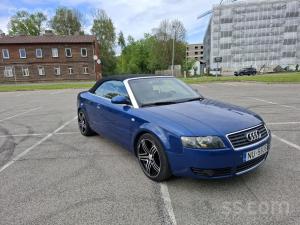 Zils Audi Cabriolet 2002 Rīga, ar dzinēja tilpumu 2.40 L un nobraukumu 323 tūkst. km par 4200 €, foto  vietnē AUTOMOTO.COM.LV