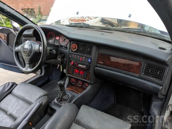 Grey Audi Cabriolet 1993 in Riga, with an engine capacity of 1.80 L and mileage of 300 thousand km for 4500 €, photo 8 on AUTOMOTO.COM.LV