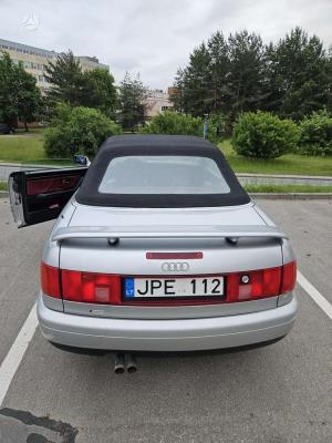 Grey Audi Cabriolet 1999 in Vilnius, with an engine capacity of 2.60 L and mileage of 183 thousand km for 5900 €, photo 5 on AUTOMOTO.COM.LV