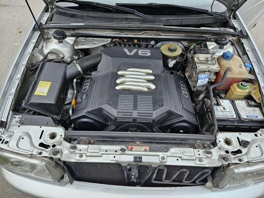 Grey Audi Cabriolet 1999 in Vilnius, with an engine capacity of 2.60 L and mileage of 183 thousand km for 5900 €, photo 7 on AUTOMOTO.COM.LV