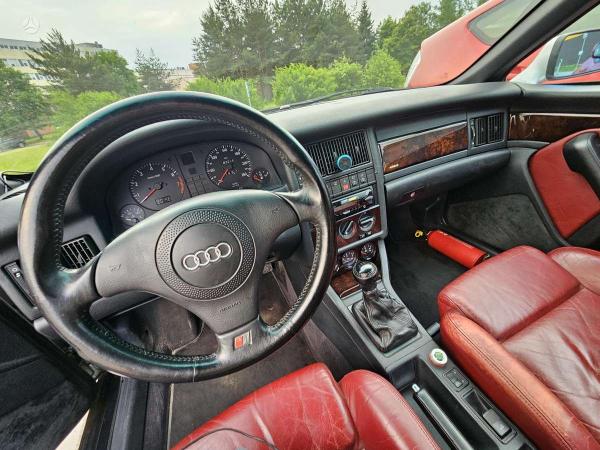 Grey Audi Cabriolet 1999 in Vilnius, with an engine capacity of 2.60 L and mileage of 183 thousand km for 5900 €, photo 8 on AUTOMOTO.COM.LV