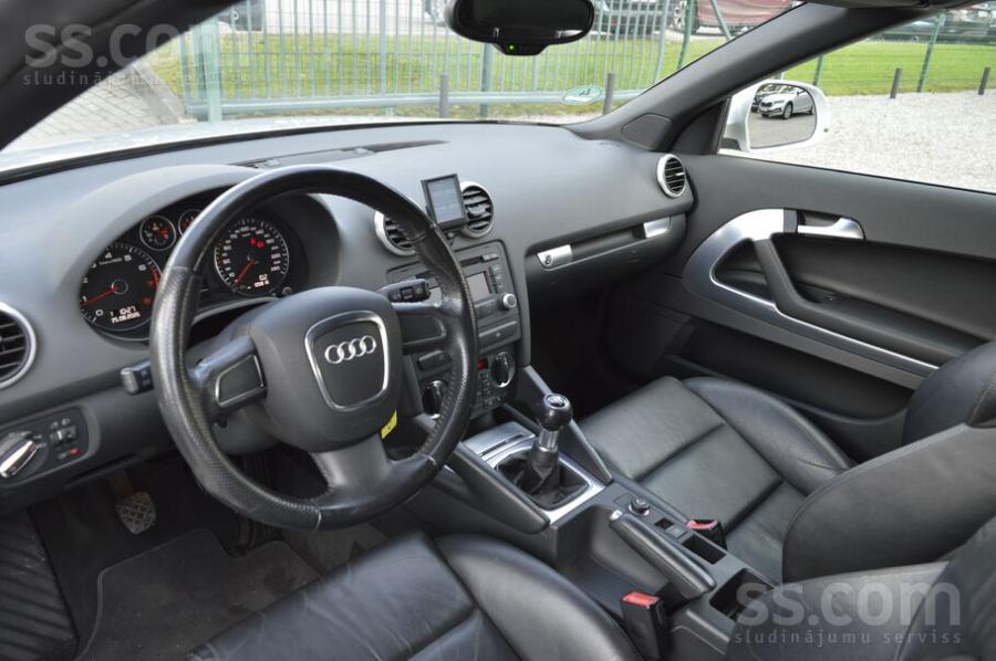 Grey Audi Cabriolet 2008 in Tukums, with an engine capacity of 1.80 L and mileage of 106 thousand km for 5895 €, photo 13 on AUTOMOTO.COM.LV