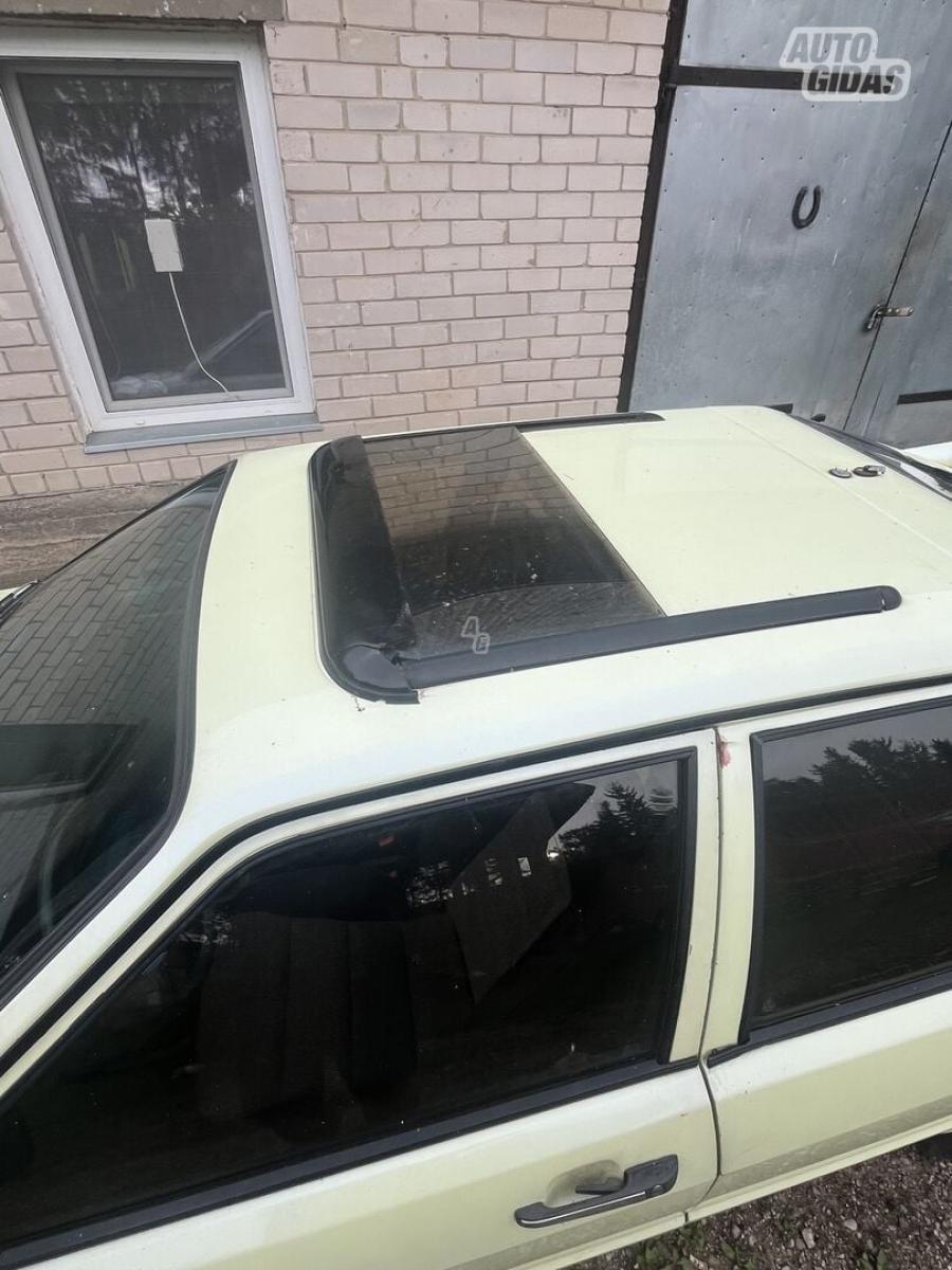 Audi Coupe 1981 in Birzai, with an engine capacity of 2.00 L and mileage of 181 thousand km for 3500 €, photo 12 on AUTOMOTO.COM.LV
