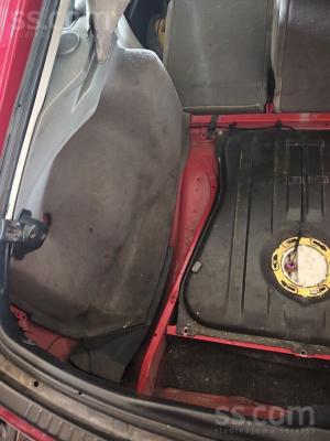 Sarkans Audi Coupe 1989 Liepāja, ar dzinēja tilpumu 2.30 L un nobraukumu 215 tūkst. km par 4260 €, foto 9 vietnē AUTOMOTO.COM.LV