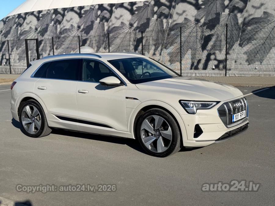 Smilšu krāsa Audi E-Tron 2020 Tallina, ar dzinēja tilpumu 0.00 L un nobraukumu 126 tūkst. km par 27000 €, foto 1 vietnē AUTOMOTO.COM.LV