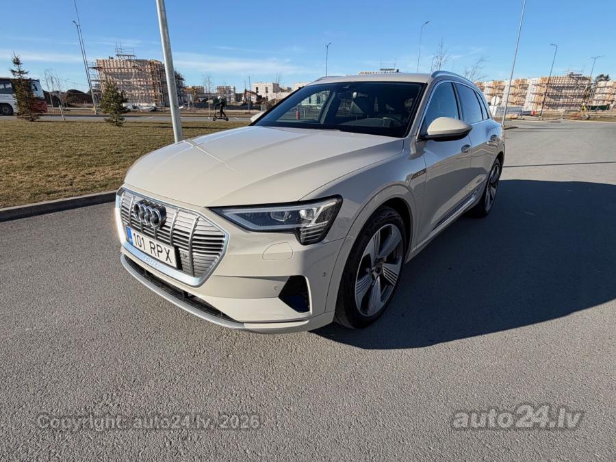 Smilšu krāsa Audi E-Tron 2020 Tallina, ar dzinēja tilpumu 0.00 L un nobraukumu 126 tūkst. km par 27000 €, foto 3 vietnē AUTOMOTO.COM.LV