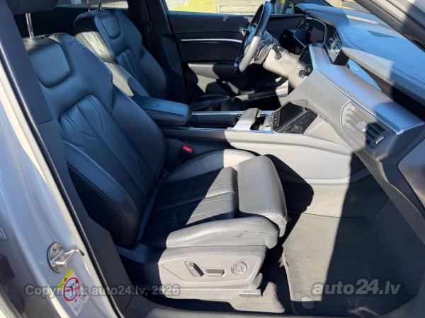 Beige Audi E-Tron 2020 in Tallinn, with an engine capacity of 0.00 L and mileage of 126 thousand km for 27000 €, photo 10 on AUTOMOTO.COM.LV