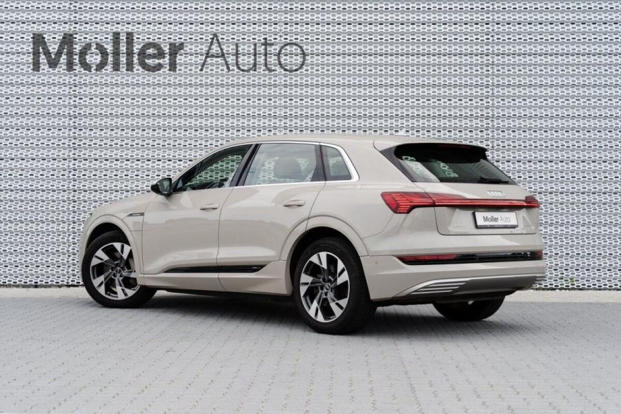 Beige Audi E-Tron 2020 in Marupe, with an engine capacity of 0.00 L and mileage of 144 thousand km for 29900 €, photo 4 on AUTOMOTO.COM.LV