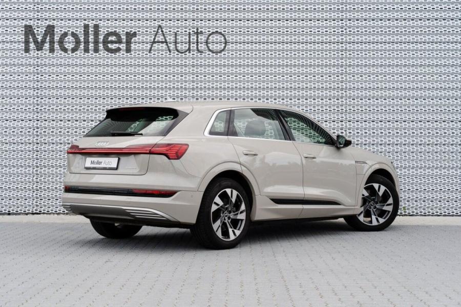 Beige Audi E-Tron 2020 in Marupe, with an engine capacity of 0.00 L and mileage of 144 thousand km for 29900 €, photo 5 on AUTOMOTO.COM.LV
